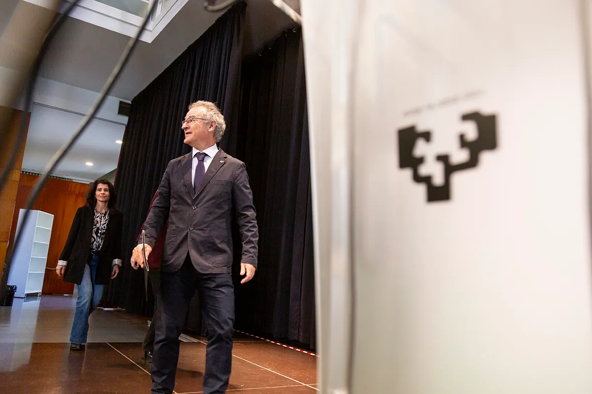 Bengoetxea, con el apoyo de un tercio del Claustro de la EHU, reactiva ...