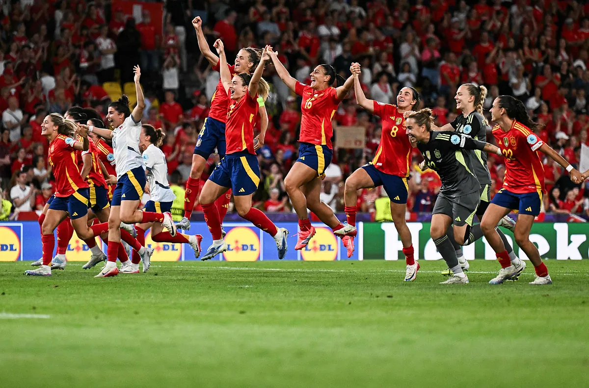 España suda para hacer historia en semifinales: Athenea y Clàudia Pina ...