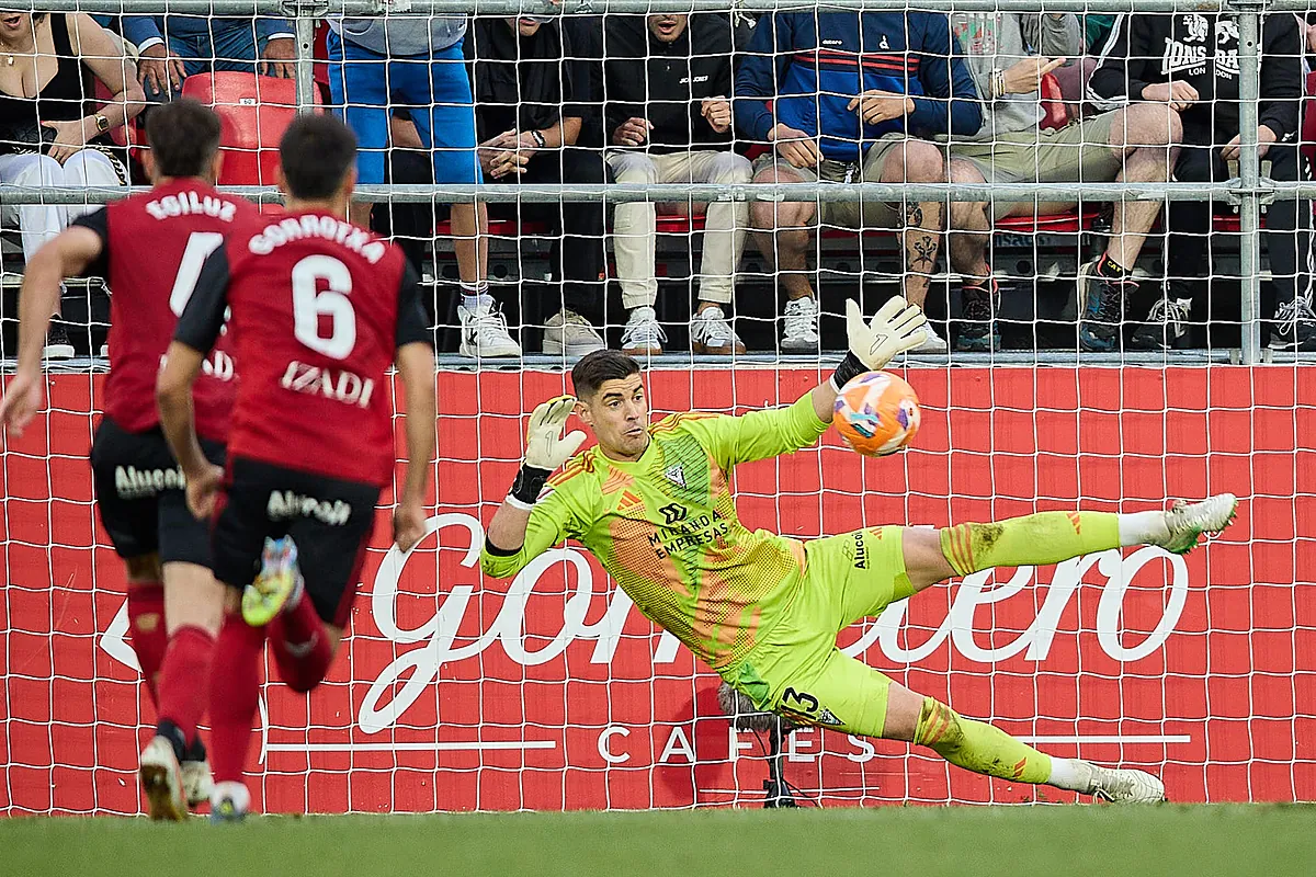 El Mirandés vence al Oviedo, que falló un penalti, y defenderá su sueño ...